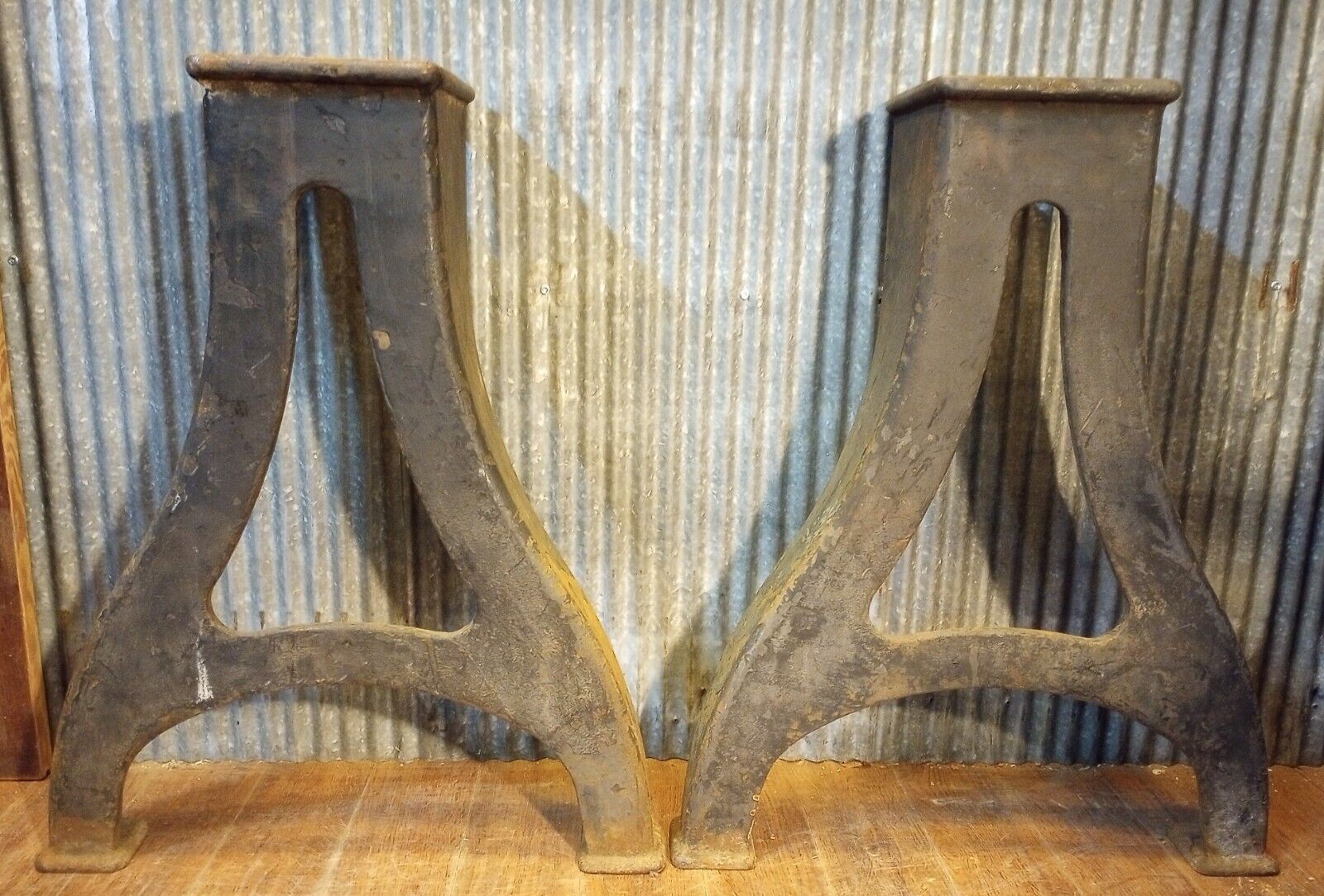 Pair of Cast Iron Machine Legs 31" Tall x 25" Wide – ANTIQUE IRON